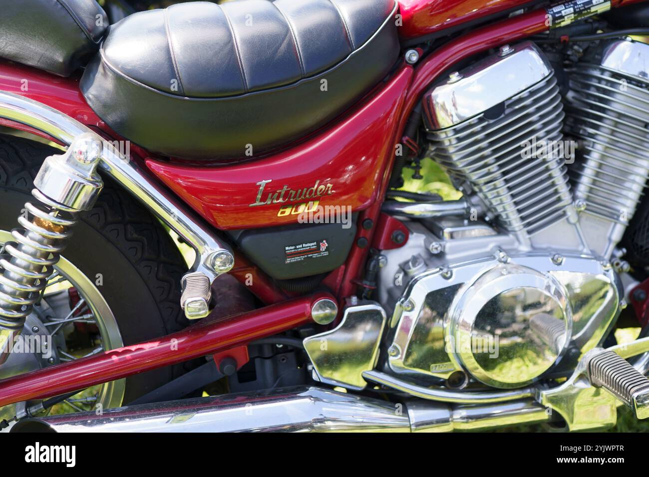 Old vintage suzuki intruder 800 close up hi-res stock photography and ...