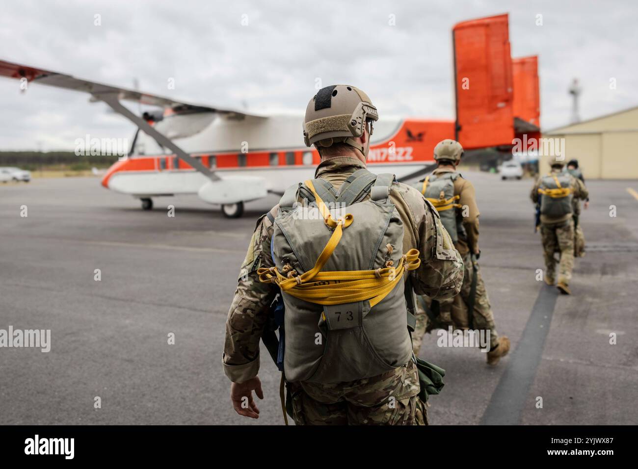 SUFFOLK, Va. — U.S. Navy explosive ordnance disposal (EOD) technicians ...