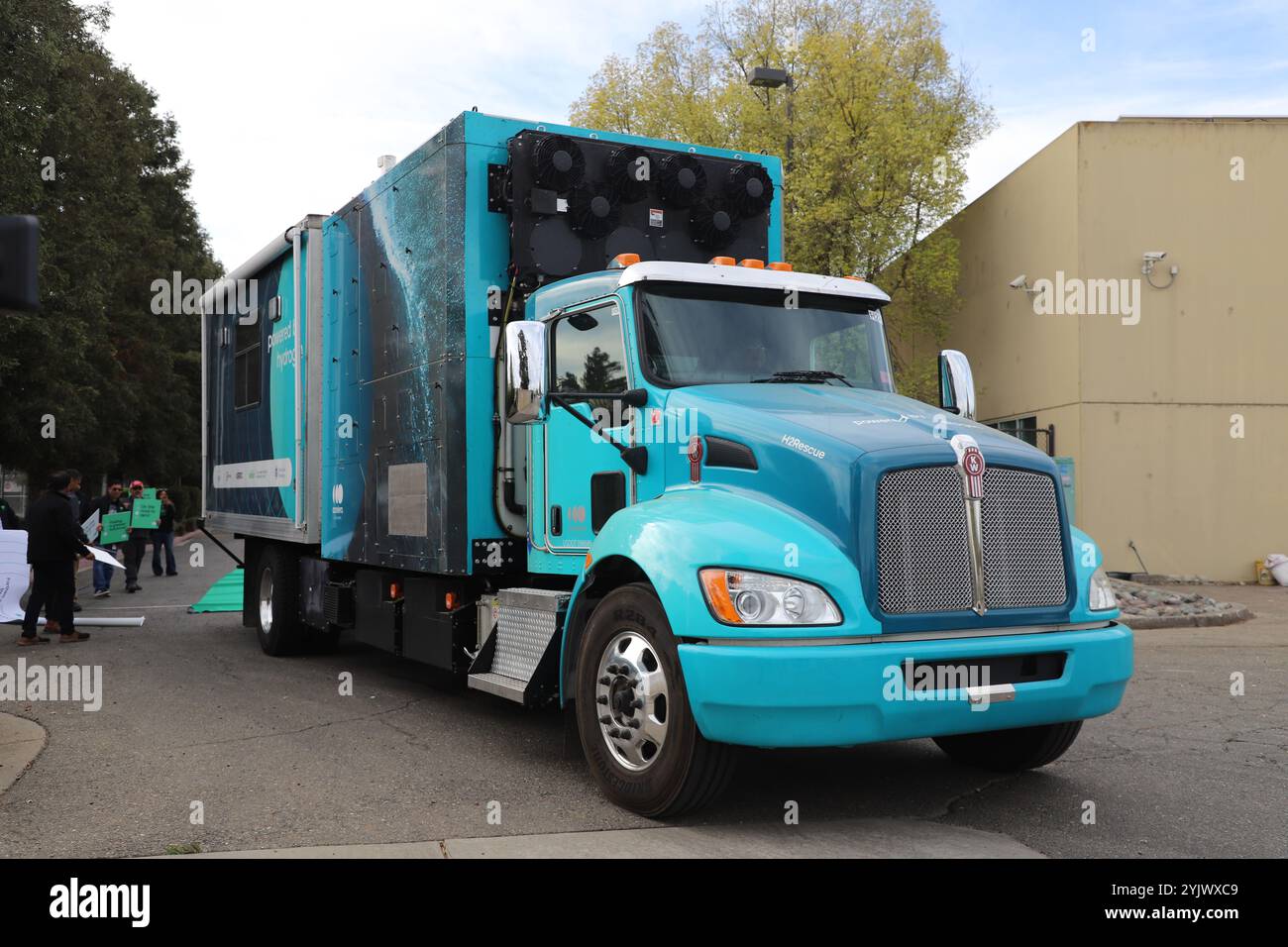 H2Rescue Truck, a zero-emission, fuel cell-powered emergency vehicle ...