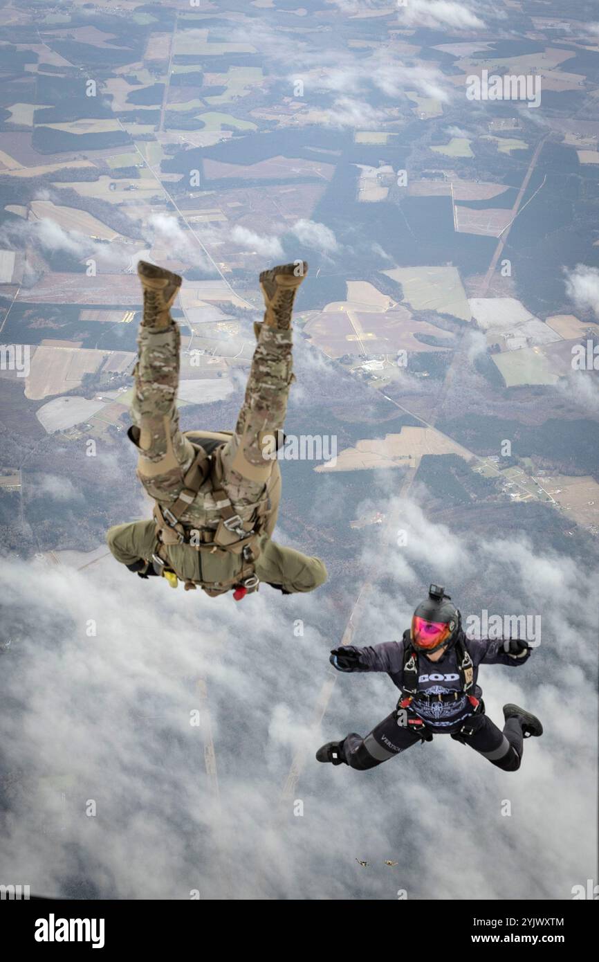 SUFFOLK, Va. — U.S. Navy explosive ordnance disposal (EOD) technicians ...