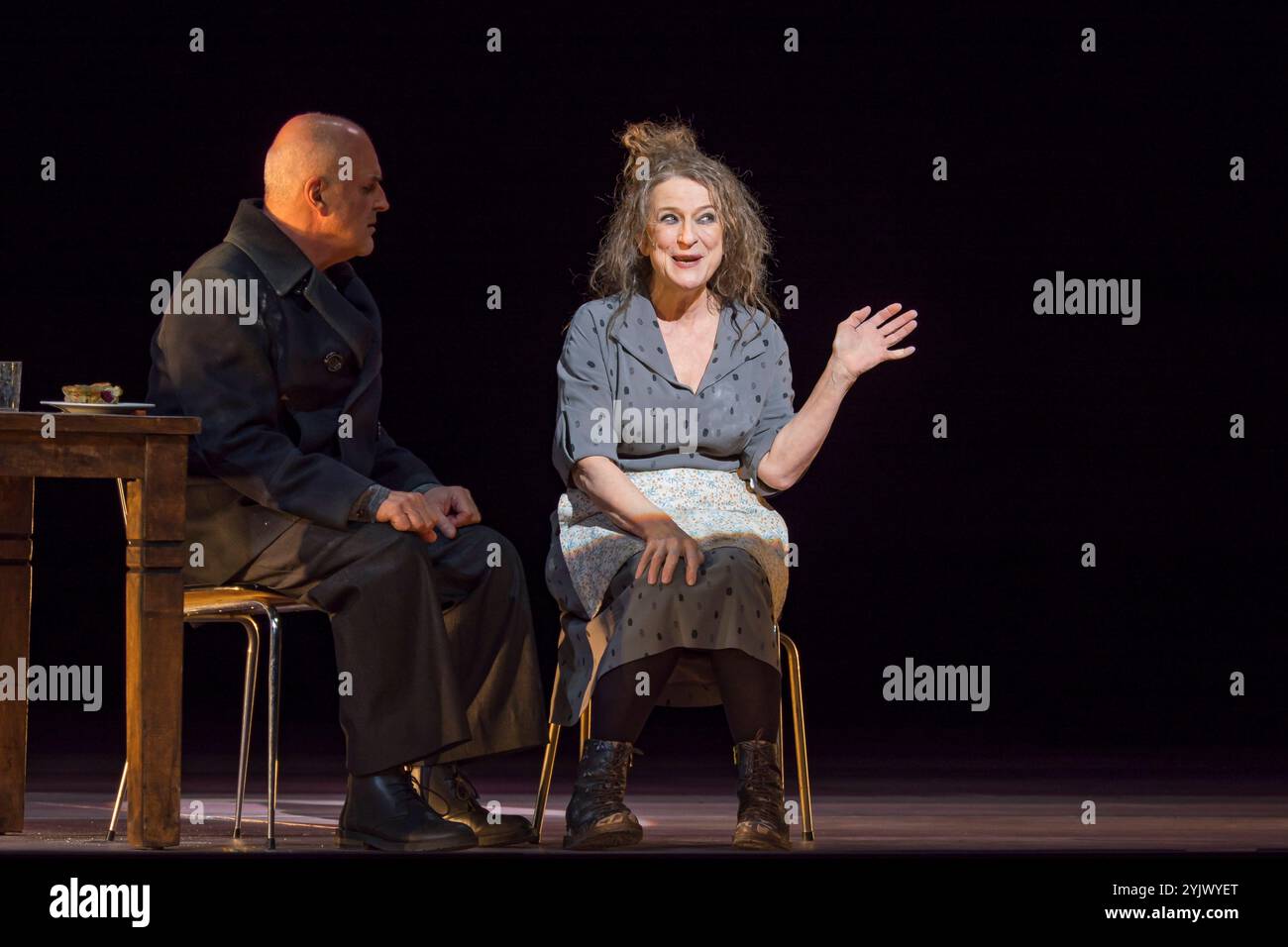 Saenger Christopher Purves als Sweeney Todd, Dagmar Manzel als Mrs ...