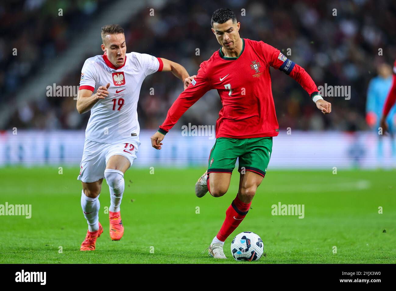 Dragon Stadium, Oporto, Portugal. 15 November, 2024. Pictured left to right, Dominik Marczuk ...