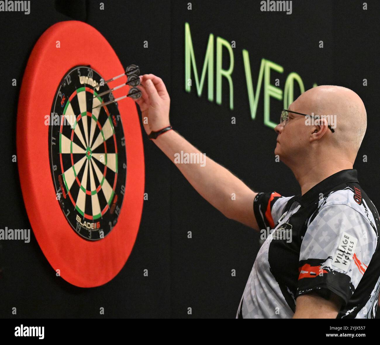 WV Active, Aldersley, Wolverhampton, UK. 15th Nov, 2024. 2024 PDC Grand ...