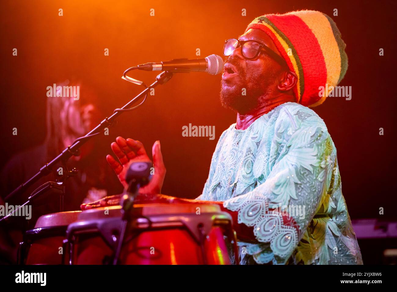 African head charge live 2024 hi-res stock photography and images - Alamy