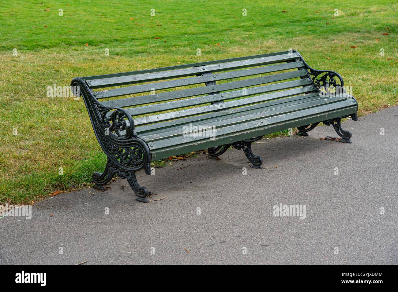 bench publish wood green inside Hyde Park garden, ,London Stock Photo ...
