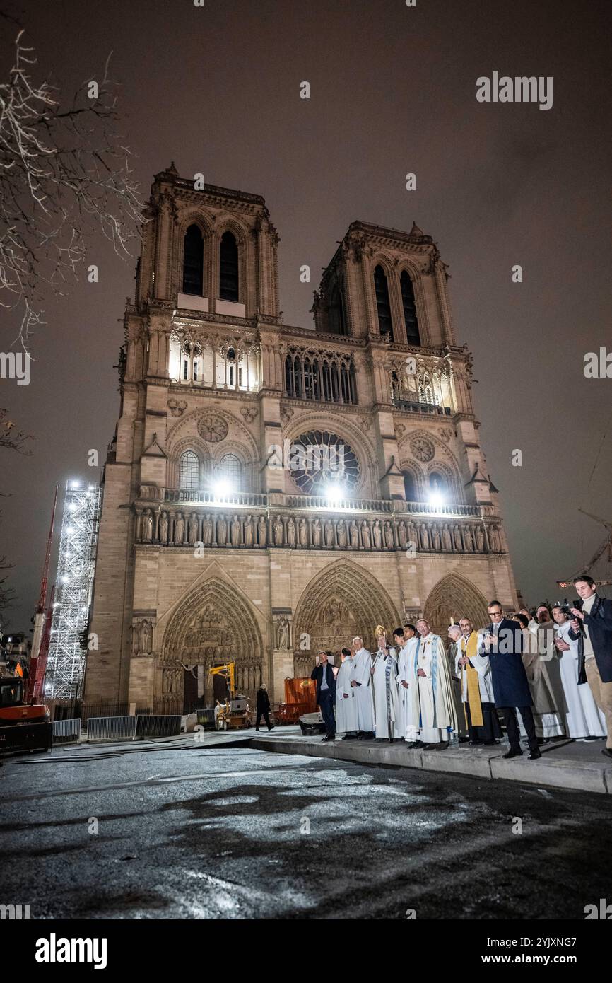 Paris Archbishop Laurent Ulrich wait, on the forecourt of Notre Dame de ...