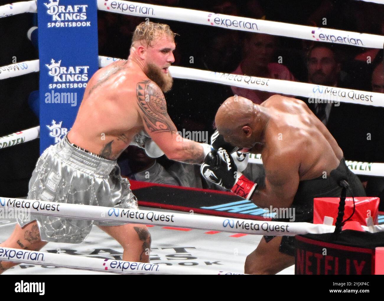 Mike tyson boxing 2024 hi-res stock photography and images - Alamy