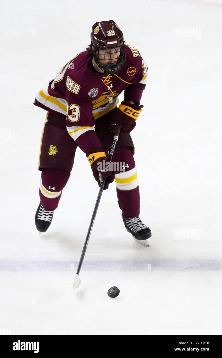 November 15, 2024: Minnesota Duluthâ€™s Carter Loney during an NCAA ...