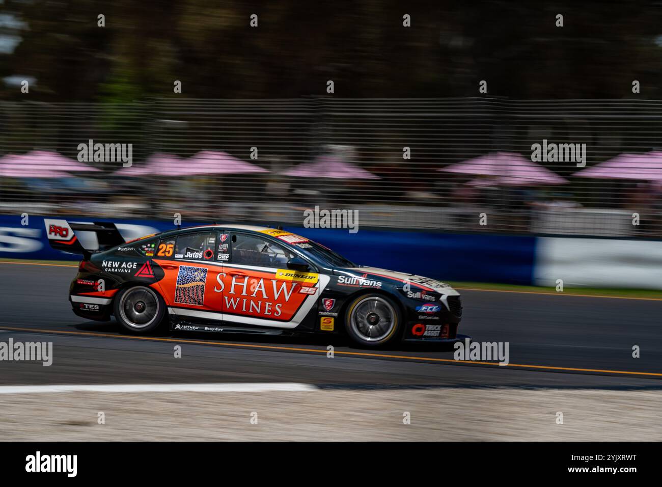 Adelaide, South Australia, Australia. 16th Nov, 2024. ZACH BATES (25 ...
