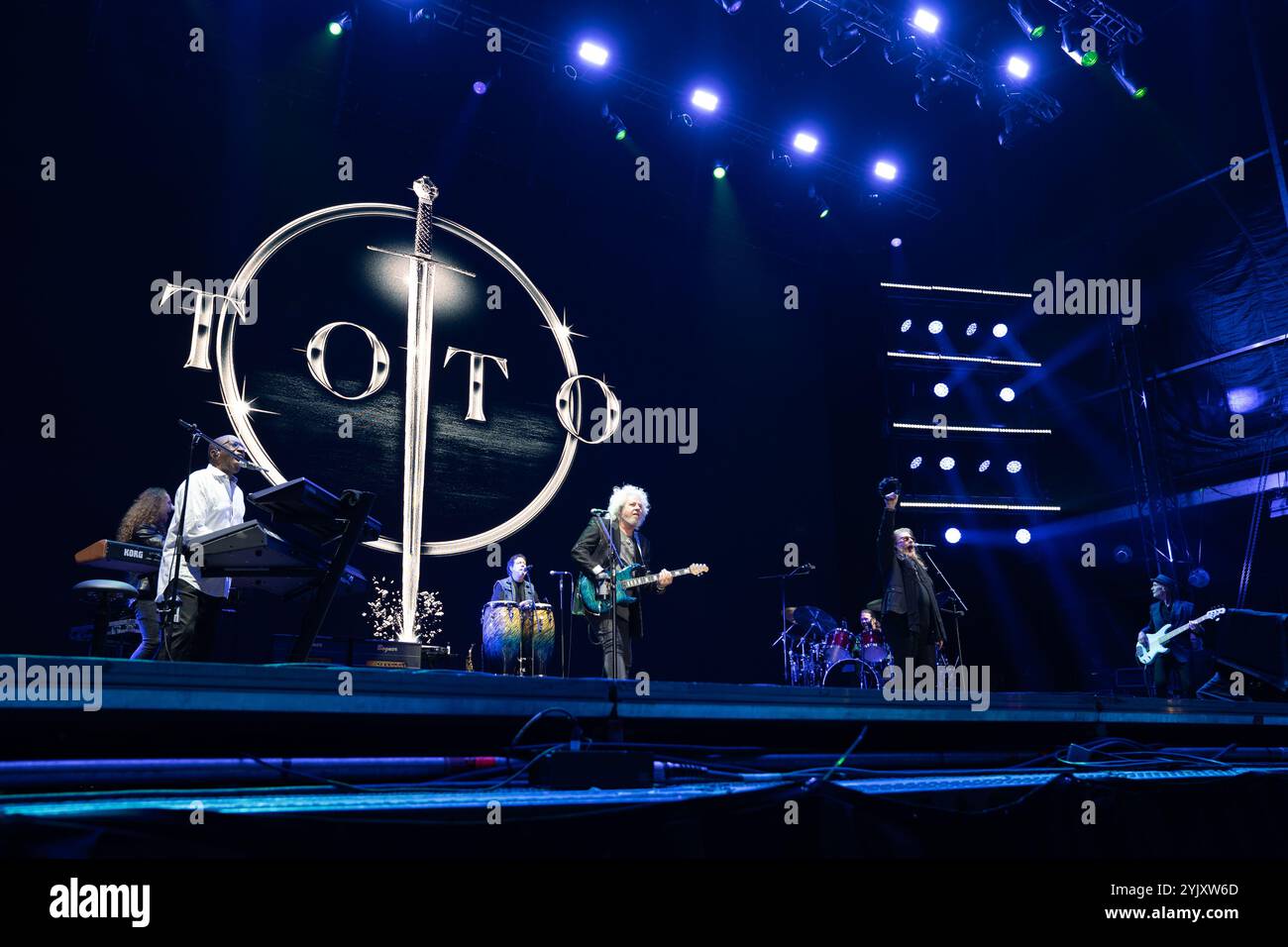 Mexico City, Mex. 15th Nov, 2024. Toto performs at the Corona Capital ...