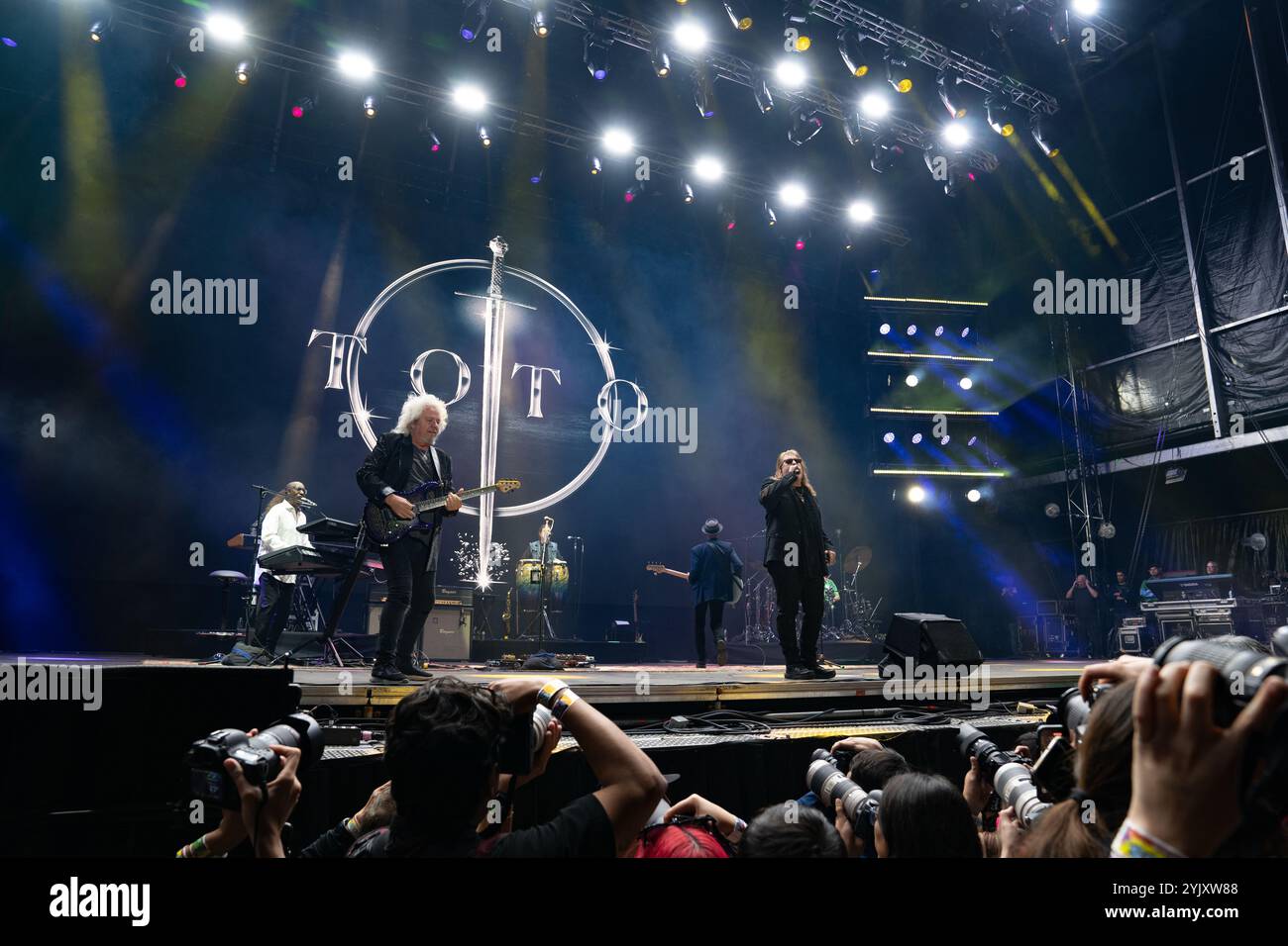 Mexico City, Mex. 15th Nov, 2024. Toto performs at the Corona Capital ...