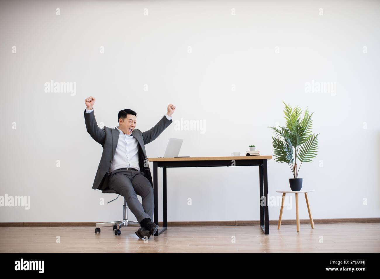 Project completion report hi-res stock photography and images - Alamy