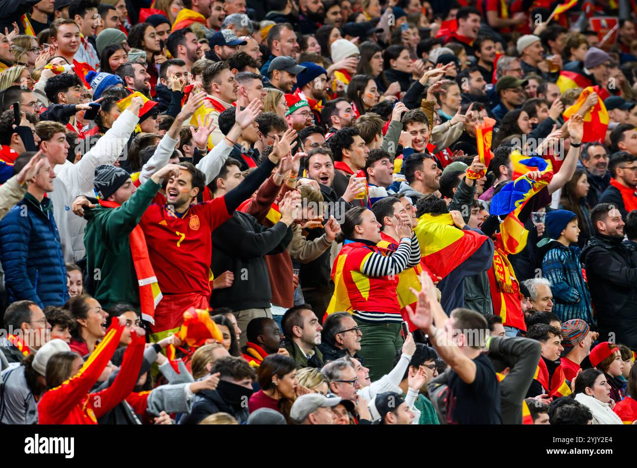 DK: Spanske fans. UK: Spanish fans.. Nations League: Danmark mod ...