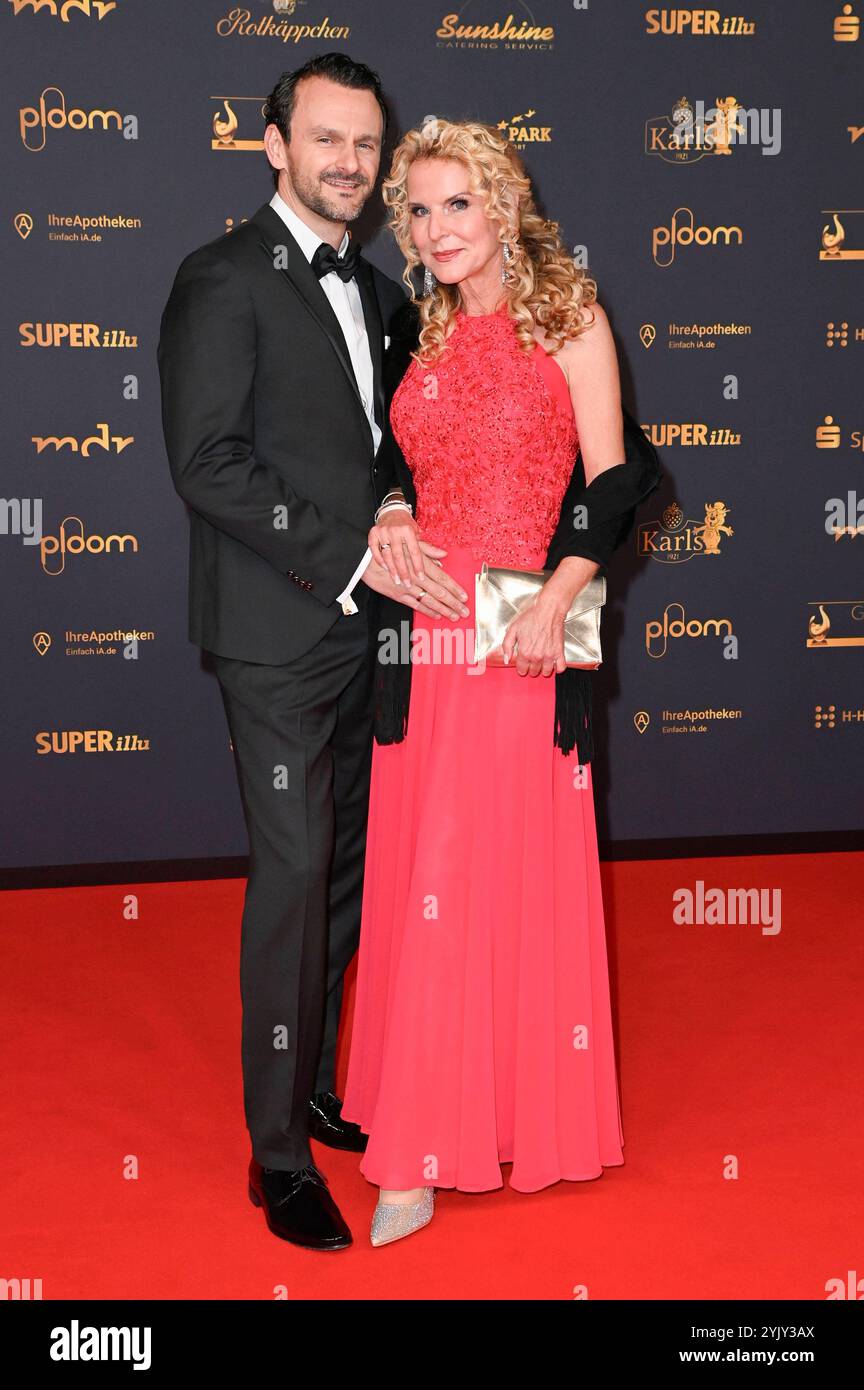 Victoria Herrmann mit Ehemann David Böthig bei der 30. Verleihung der ...