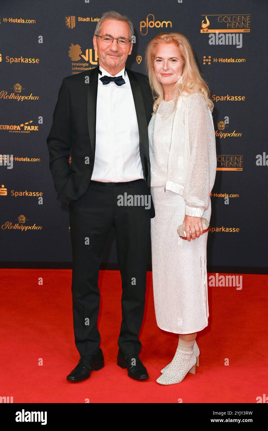 Matthias Platzeck mit Ehefrau Jeanette Jesorka bei der 30. Verleihung der Goldenen Henne 2024 im ...