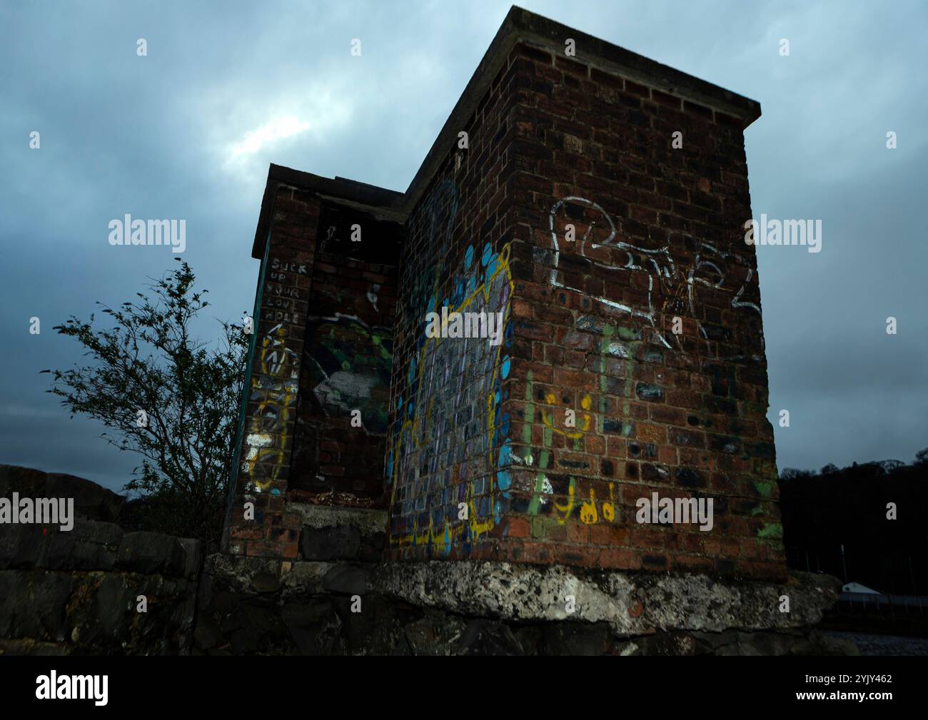WWII Pillbox (Blockhouse) River Clyde Stock Photo - Alamy