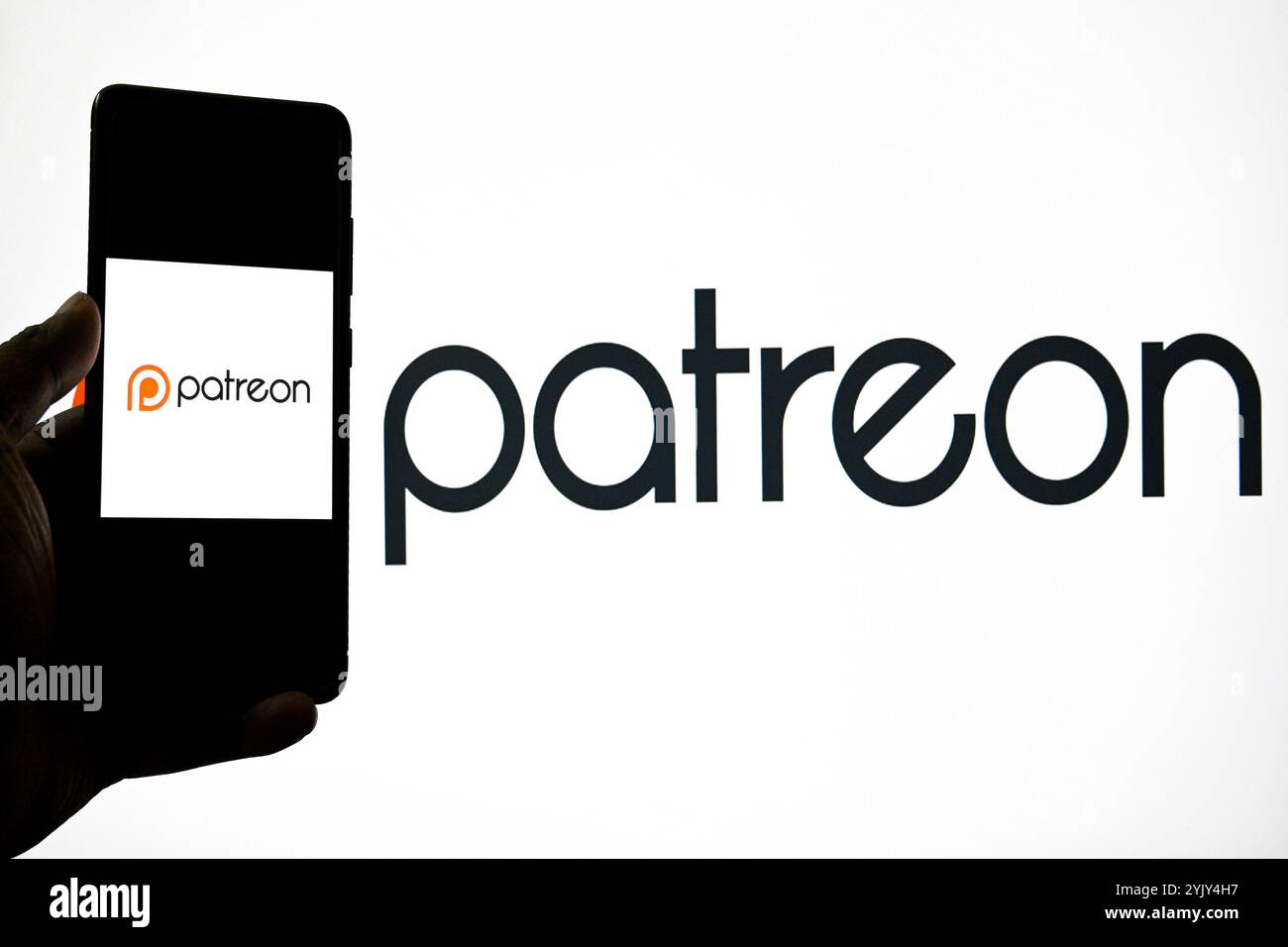 India. 14th Nov, 2024. In this photo illustration, a Patreon logo seen ...