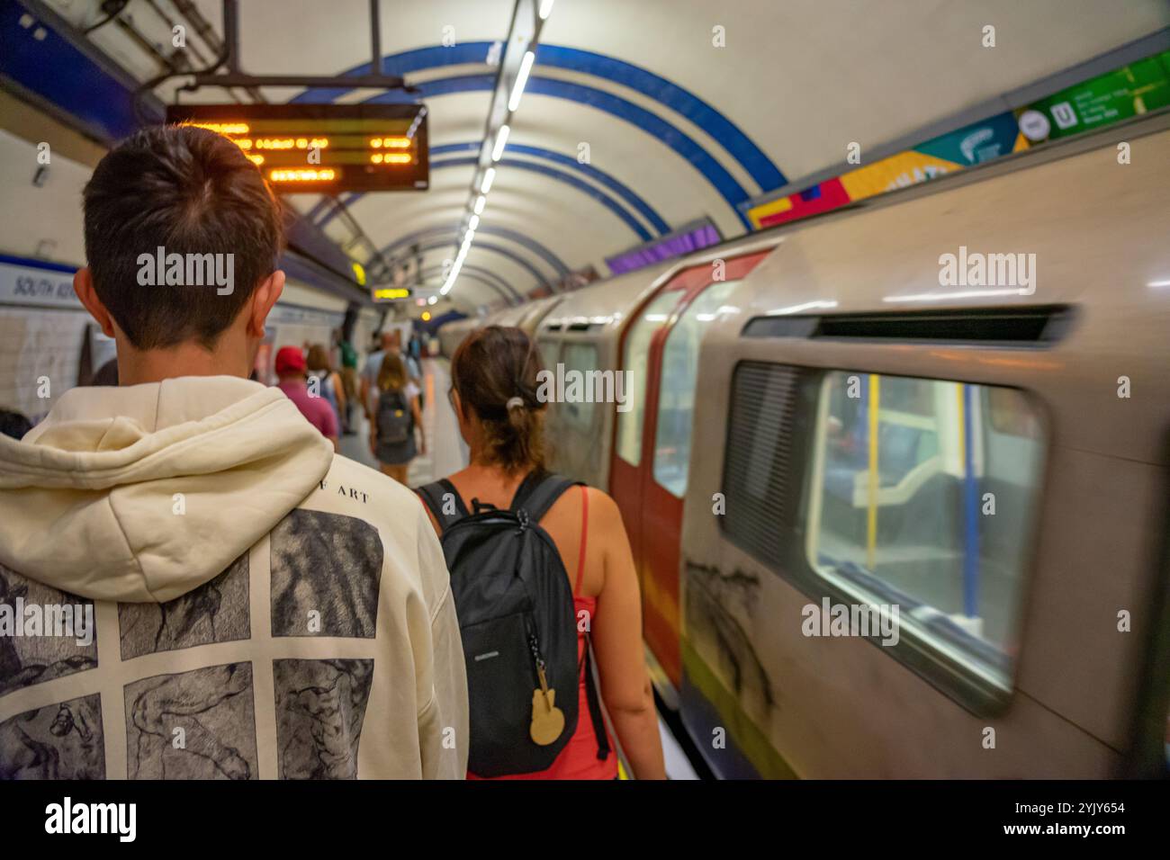 Passengers in circulation inside the tunnels of the holloway road ...