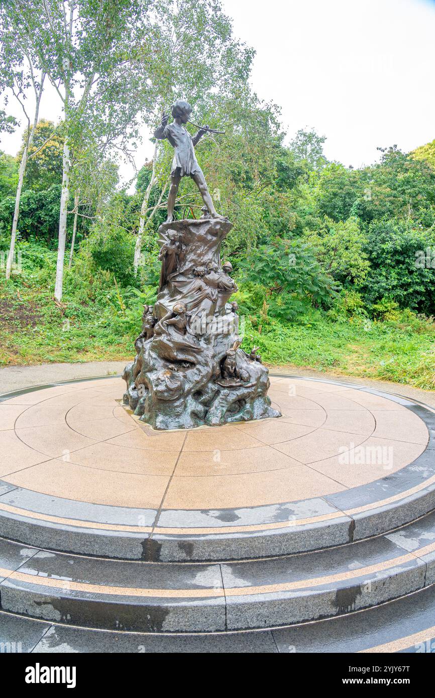 statue of Peter Pan of sculptor George frampton in a garden London ...