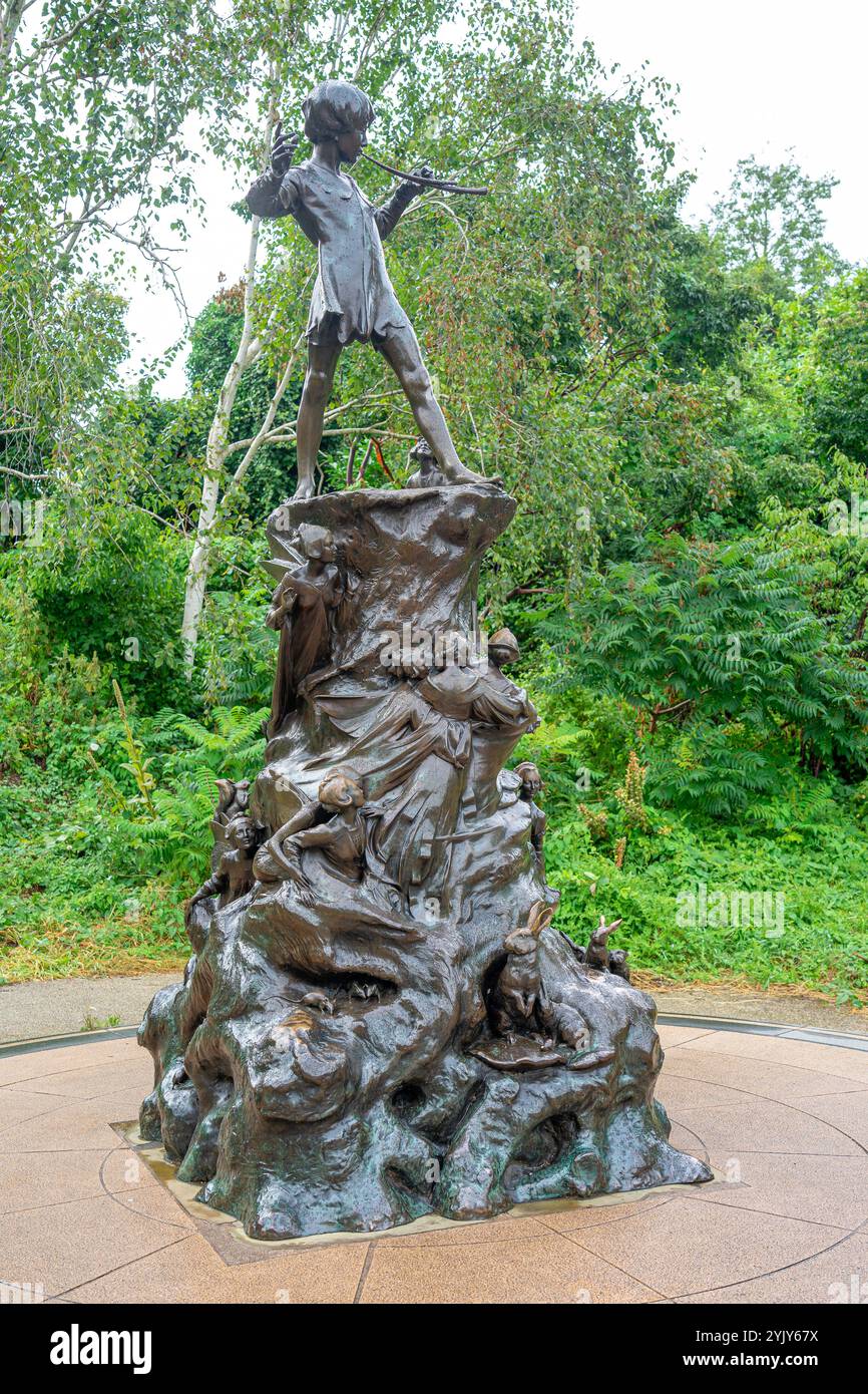 Statue by george frampton hi-res stock photography and images - Alamy