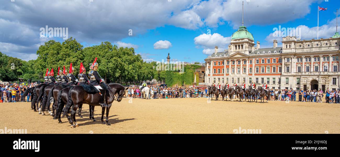 facade of the horse guards parade building with countless horses ...