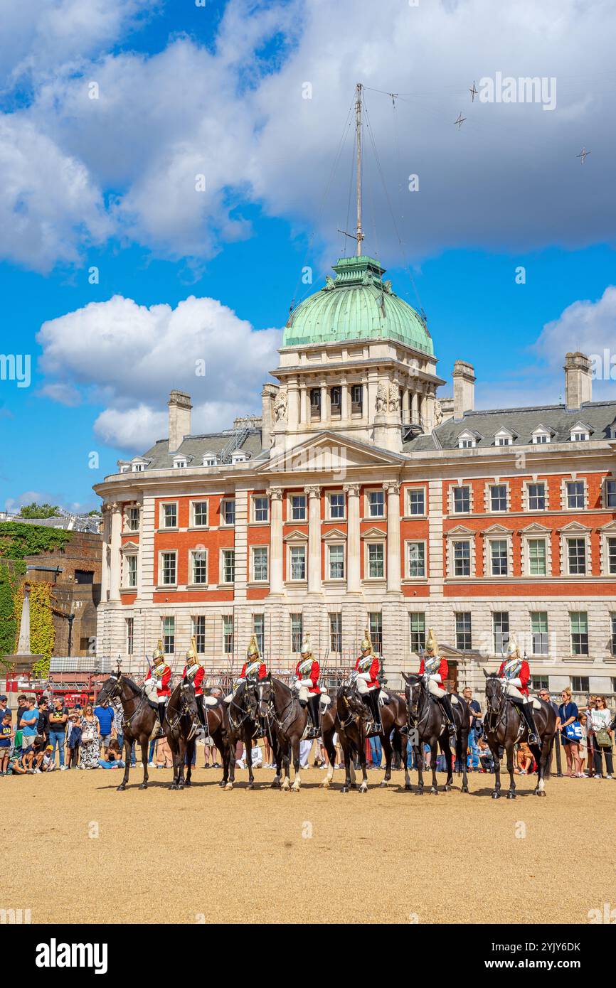 facade of the horse guards parade building with countless horses ...