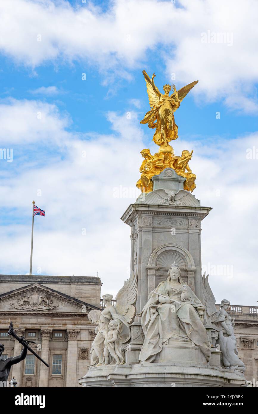 flag of england and angel of justice in london Stock Photo - Alamy