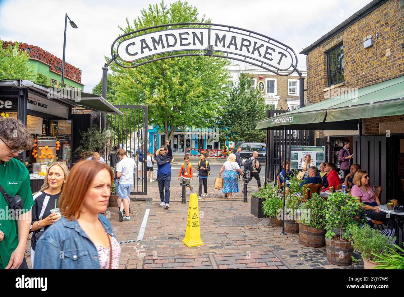 Camden road market hi-res stock photography and images - Alamy