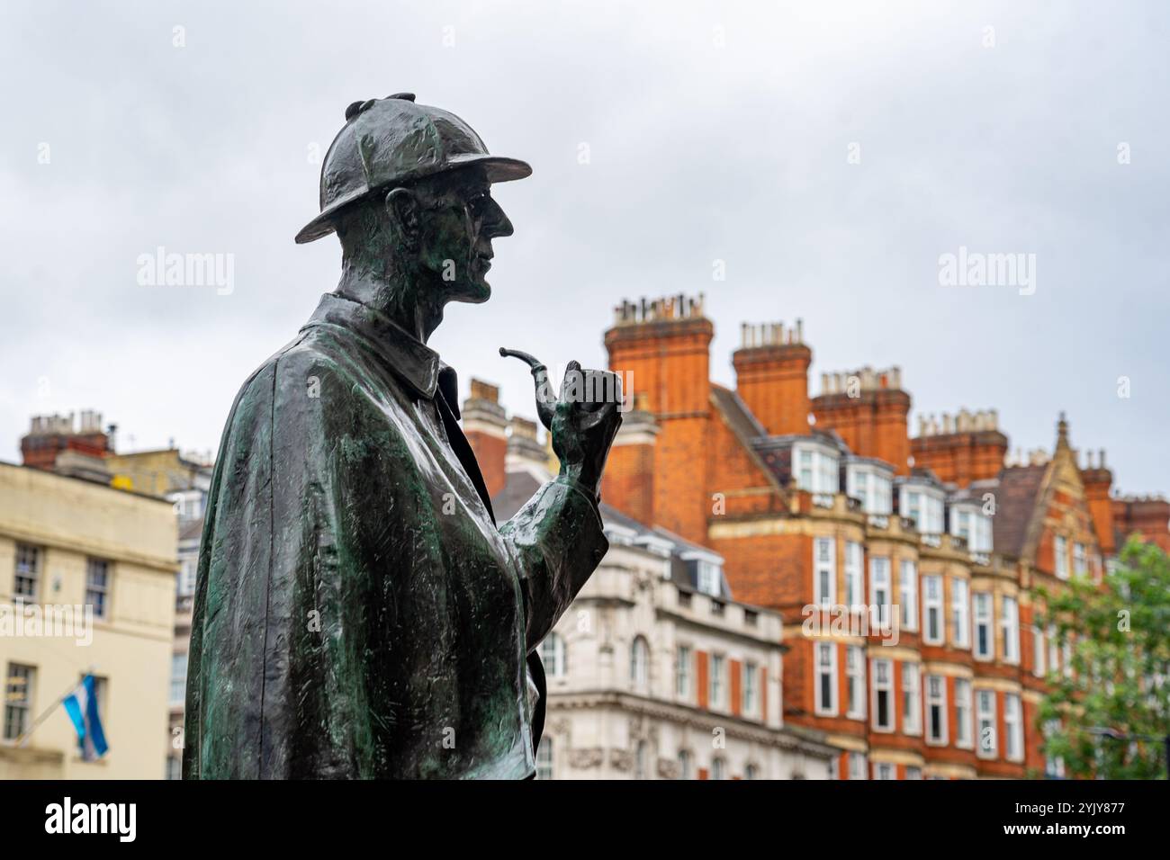 Statue in honor of the famous detective Sherlock Holmes located in ...