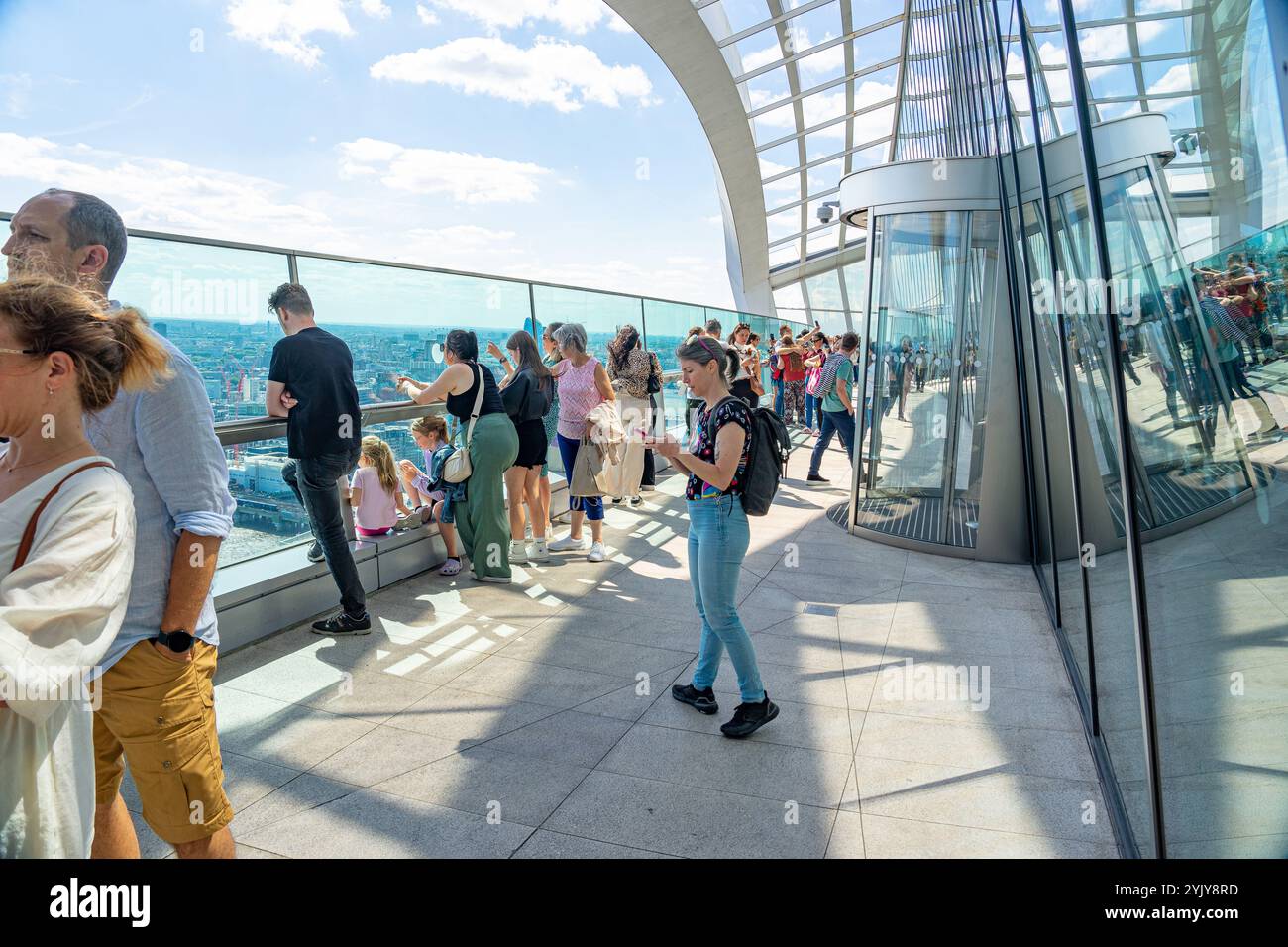 Overlooking crowd balcony hi-res stock photography and images - Alamy