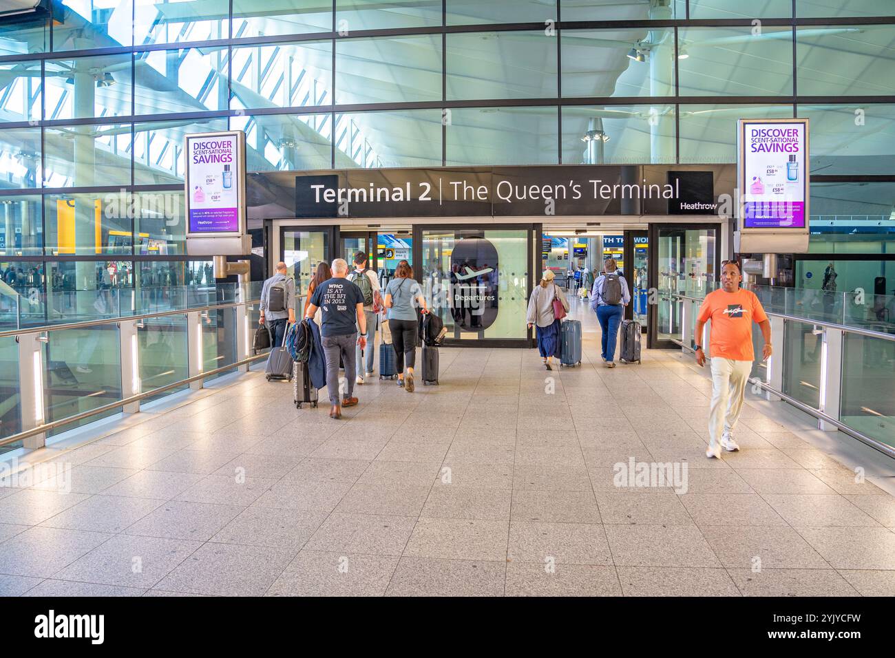 Pedestrian entrance terminal london heathrow hi-res stock photography ...