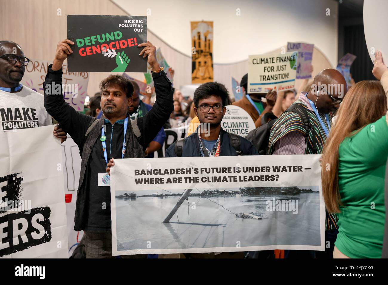 Baku, Azerbaijan, Azerbaijan. 16th Nov, 2024. A Bangladeshi protester ...