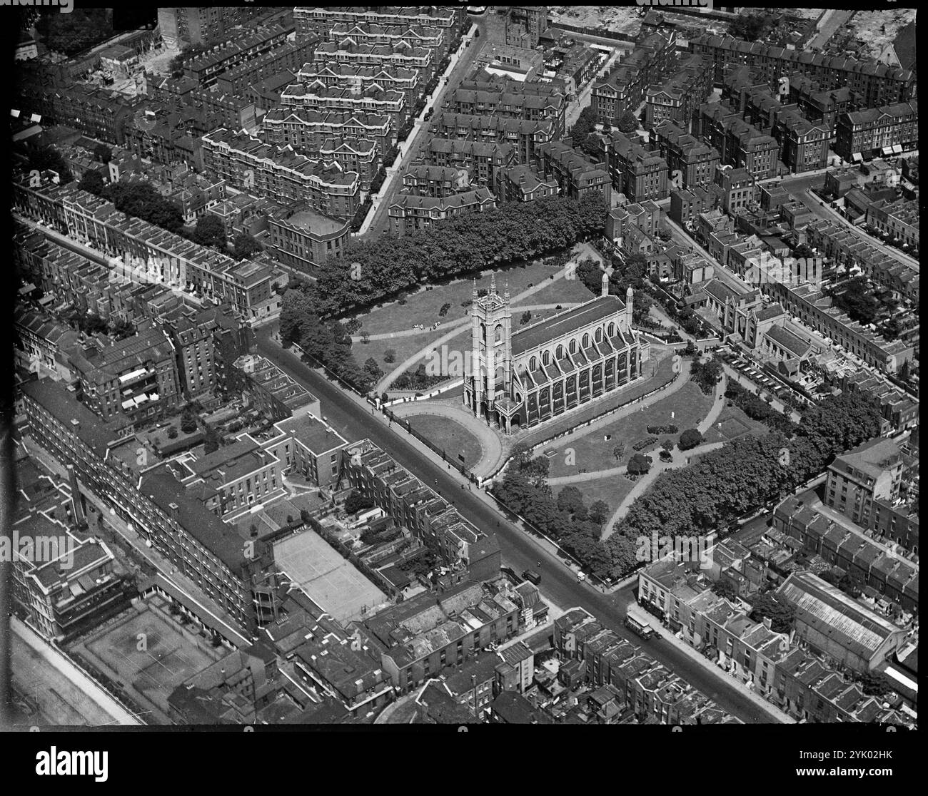 Kensington and chelsea tower aerial hi-res stock photography and images ...