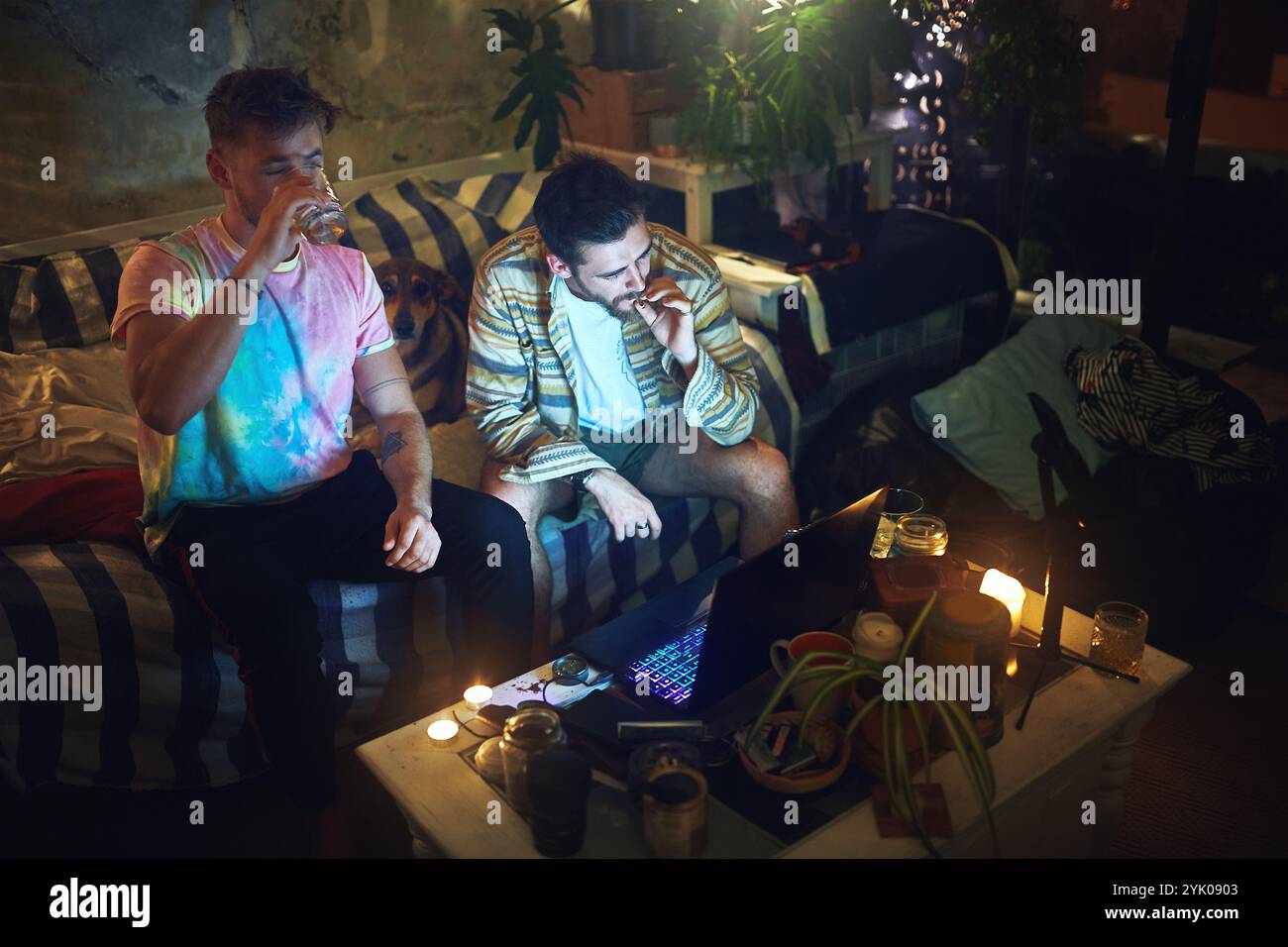Smoking drink hi-res stock photography and images - Alamy