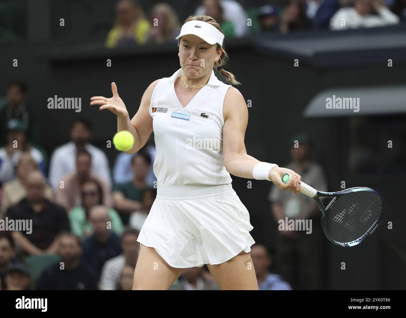 New Zealand tennis player Lulu Sun in action at the 2024 Wimbledon ...
