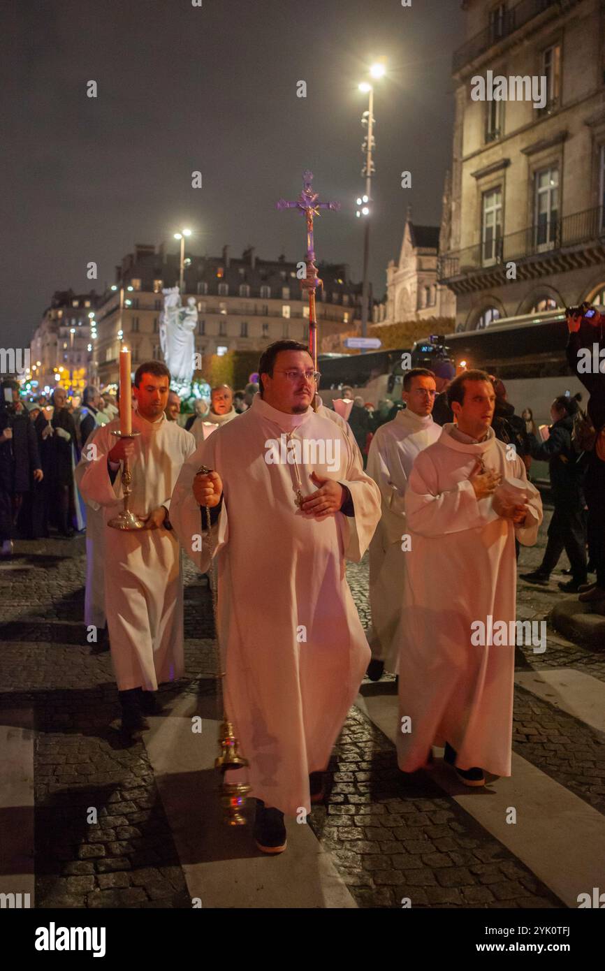 The procession of the statue of the Virgin Mary Stock Photo - Alamy