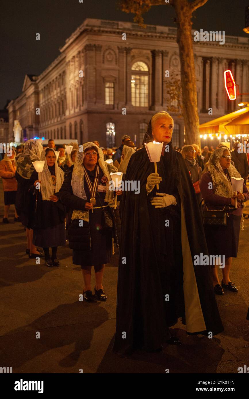 The procession of the statue of the Virgin Mary Stock Photo - Alamy