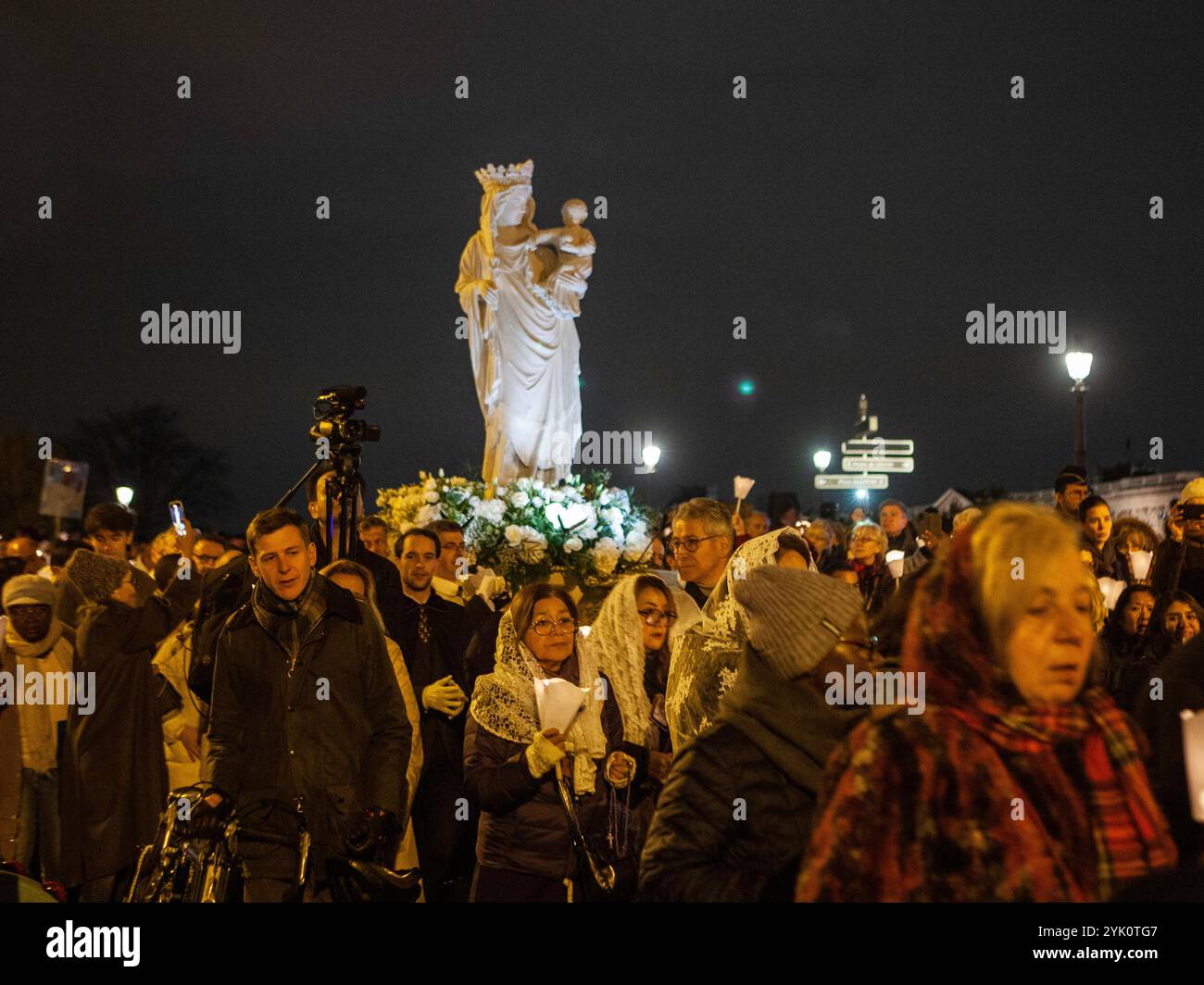 The procession of the statue of the Virgin Mary Stock Photo - Alamy