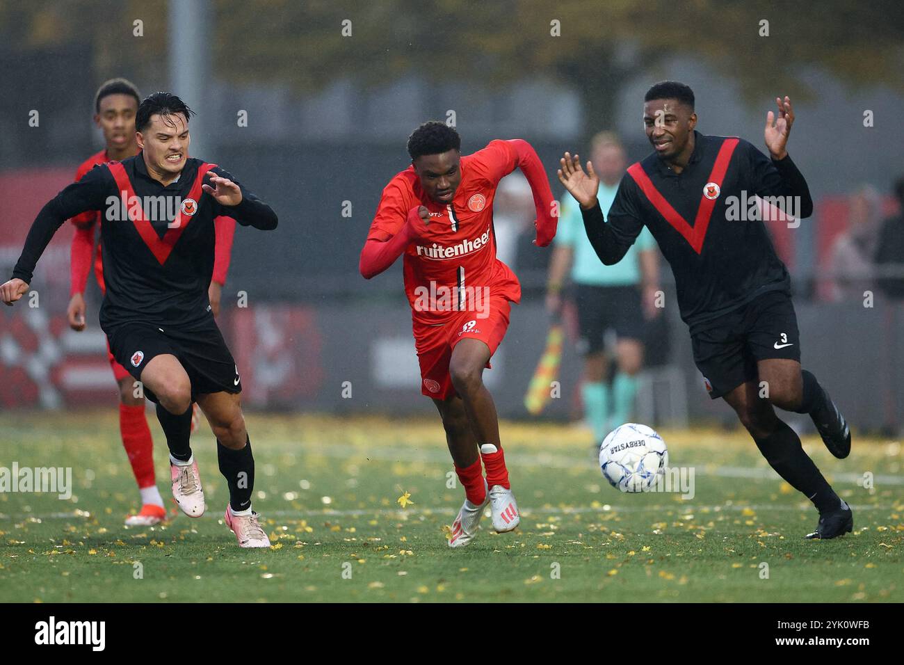 Almere, Netherlands. 16th Nov, 2024. ALMERE, 16-11-2024, Yanmar stadium ...