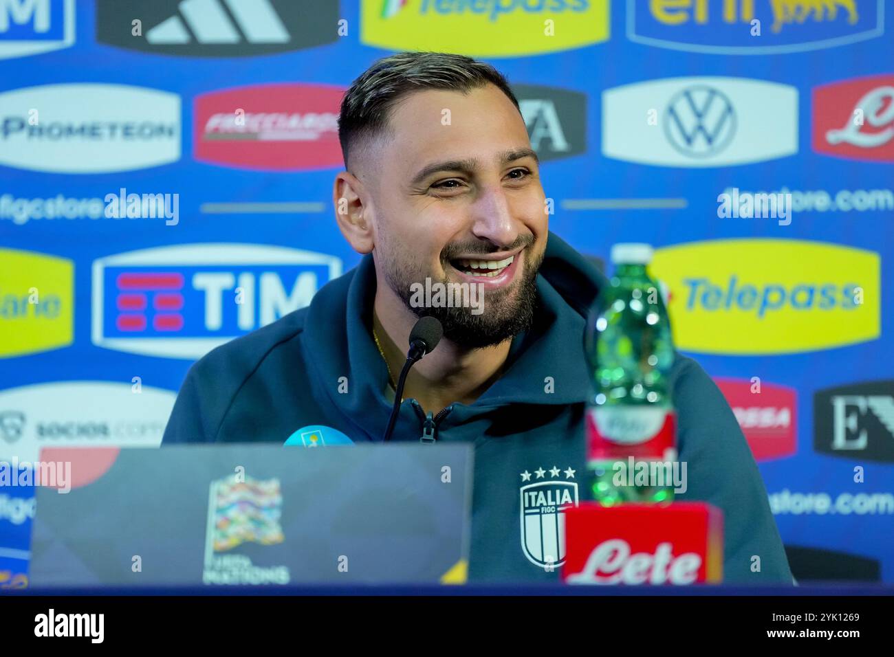 Como, Italia. 16th Nov, 2024. Italy's goalkeeper Gianluigi Donnarumma ...