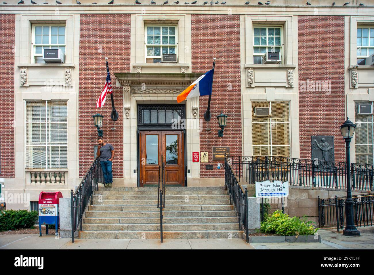 Staten Island Borough Hall was built in 1906 on a hill overlooking NY ...