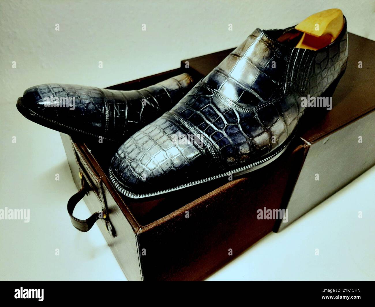 Premium black crocodile leather handmade bespoke shoes Stock Photo - Alamy