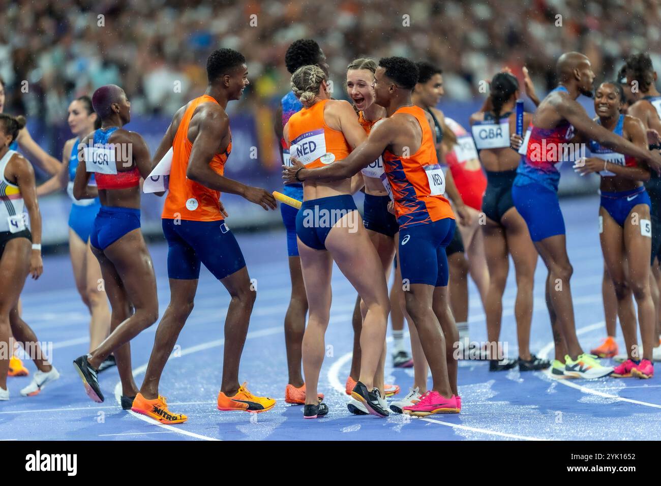 Team Netherlands clebrates winning the gold in the Mixed 4 × 400 meters ...