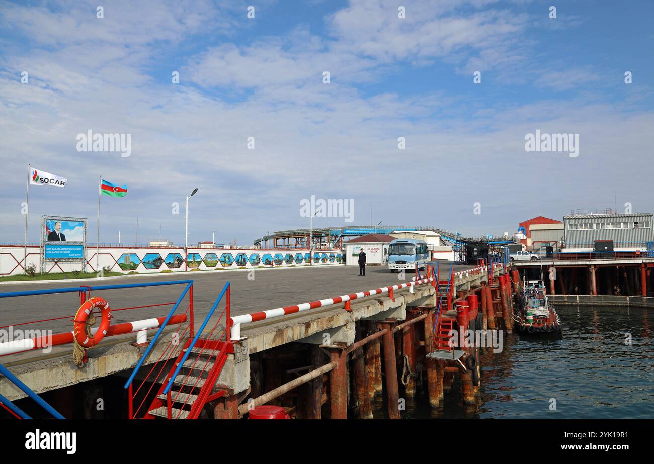 Docking area at Neft Daslari offshore oil platform city Stock Photo - Alamy