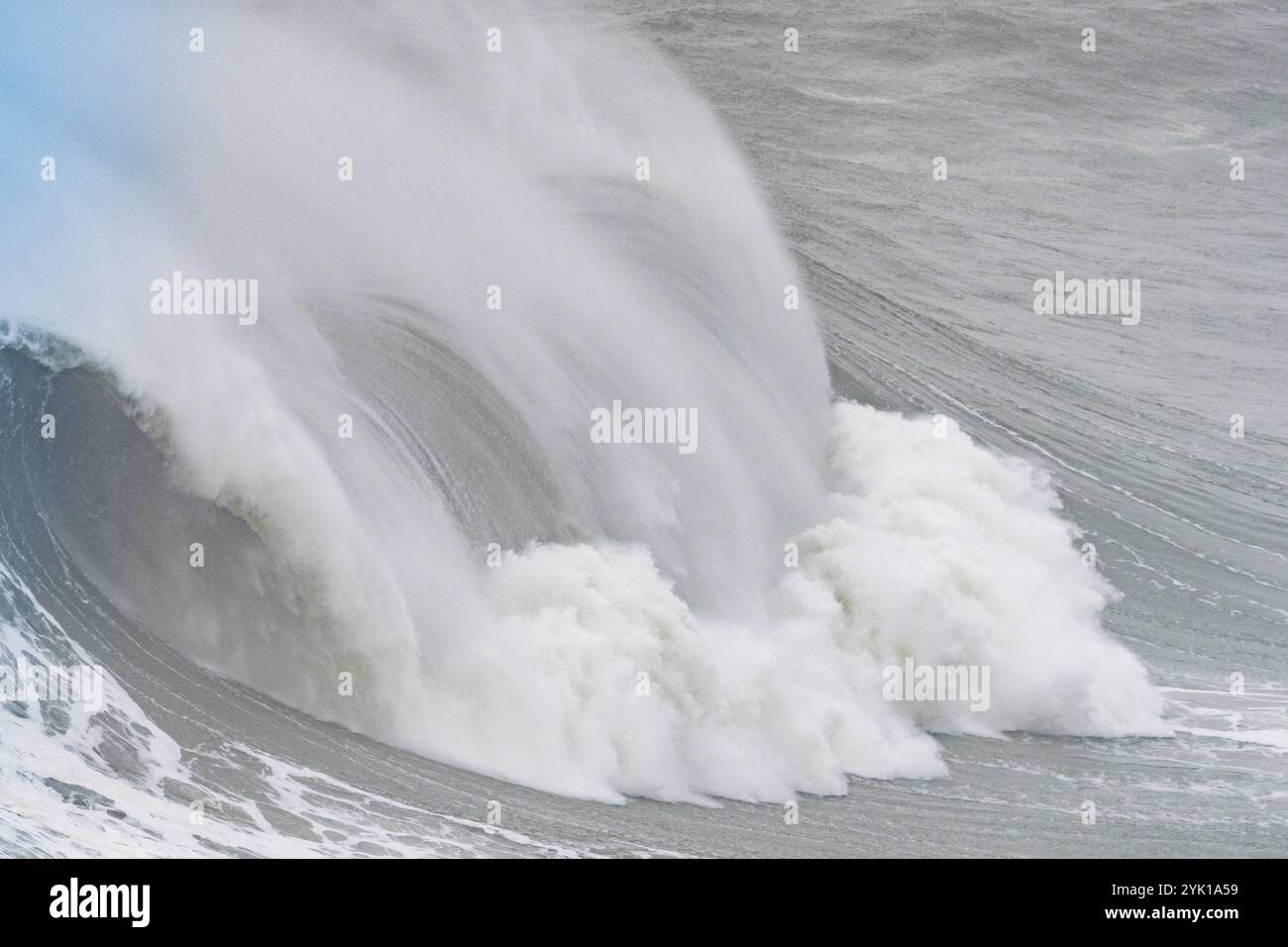 Ocean spray from giant wave Stock Photo - Alamy