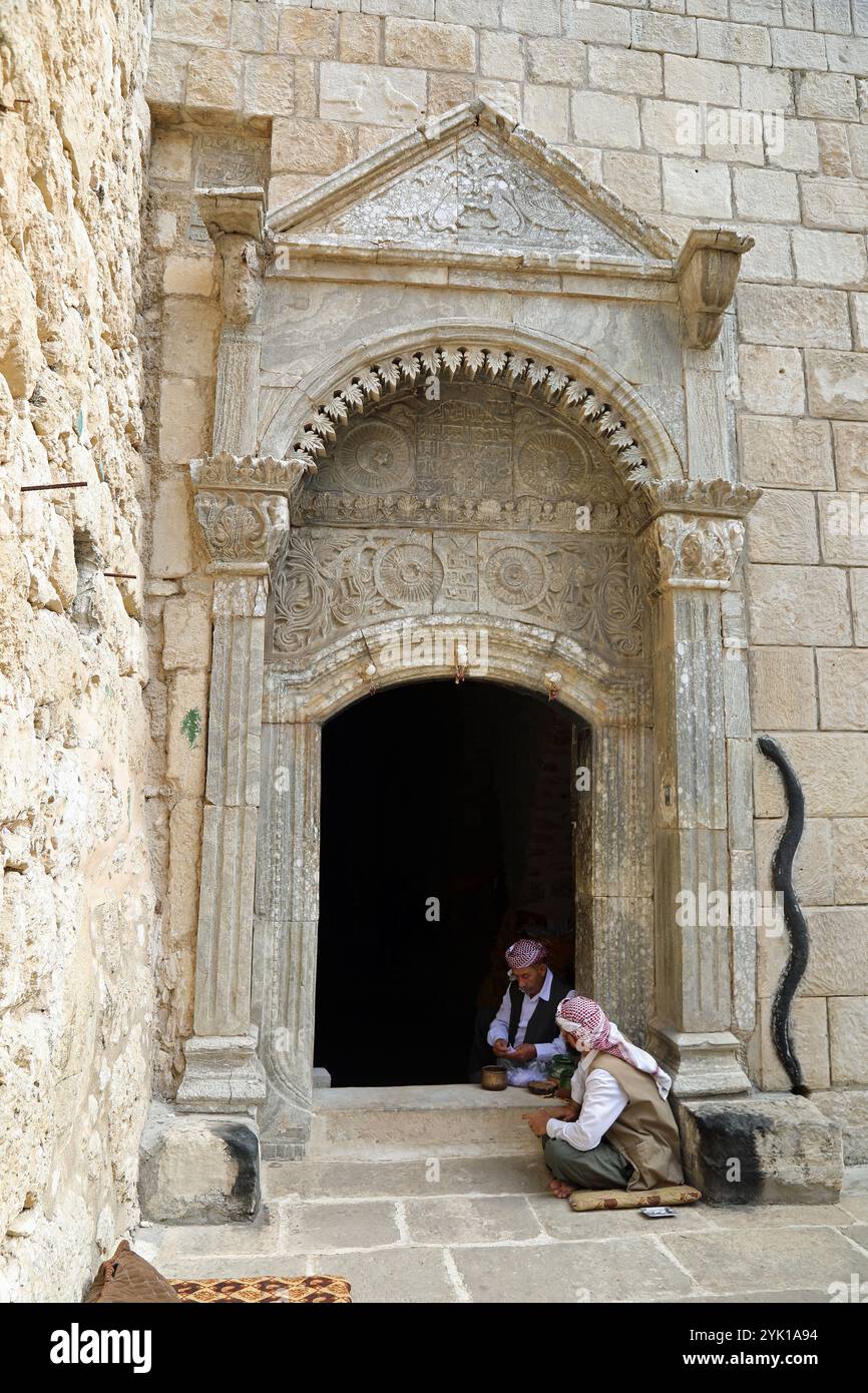Yezidi snake hi-res stock photography and images - Alamy