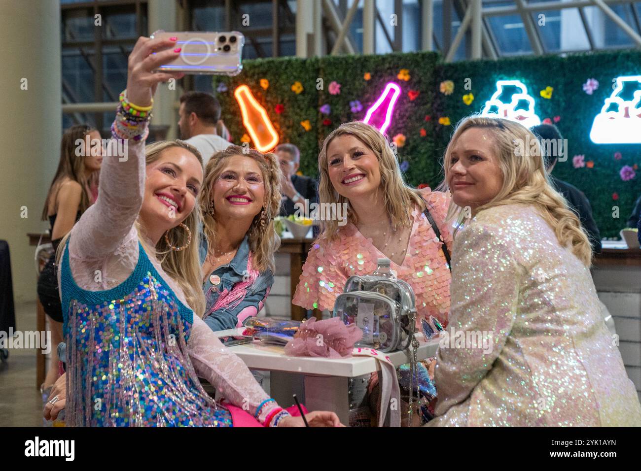 Friends pose for selfie Stock Photo - Alamy