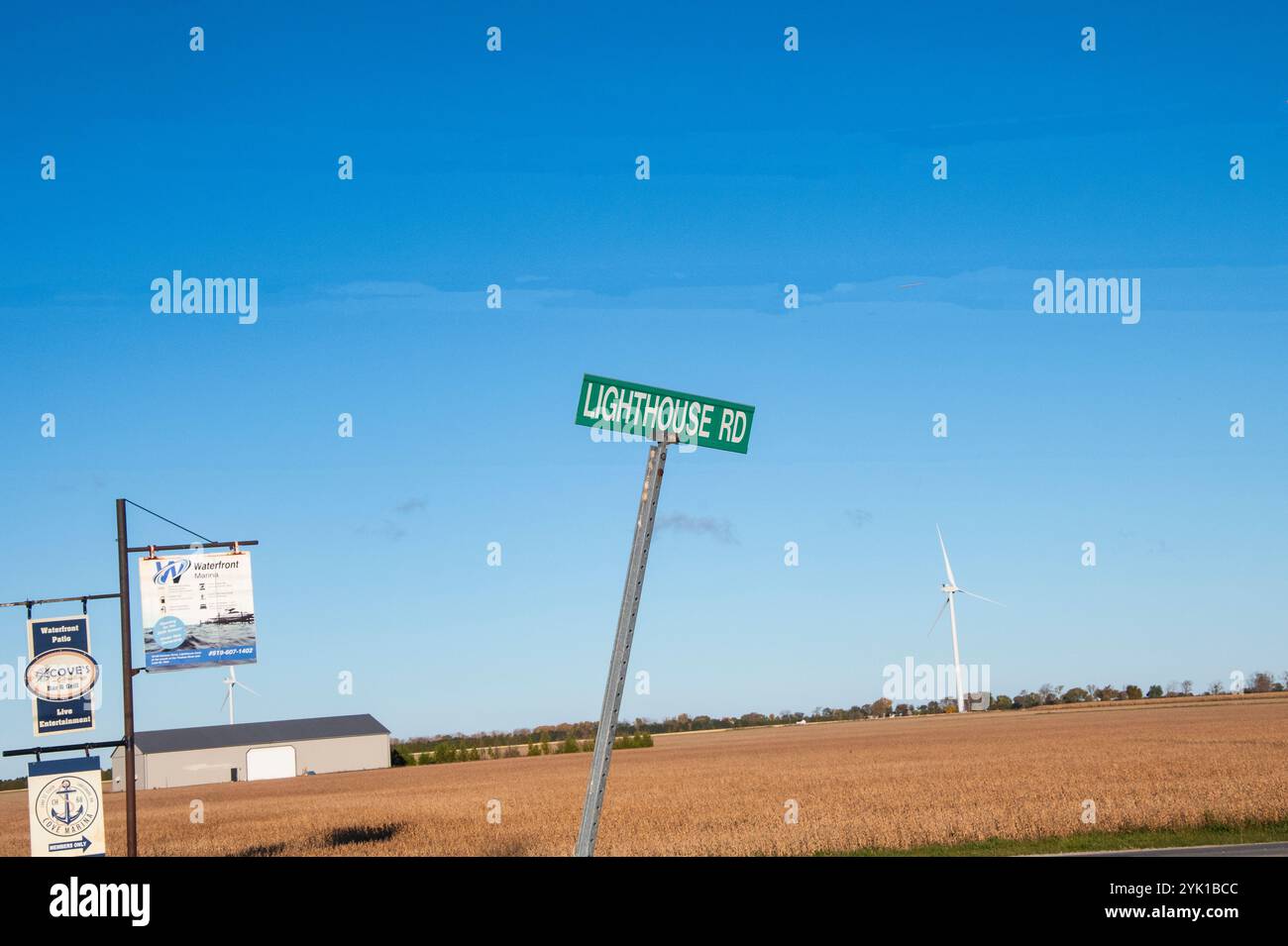 Green and white lighthouse hi-res stock photography and images - Alamy