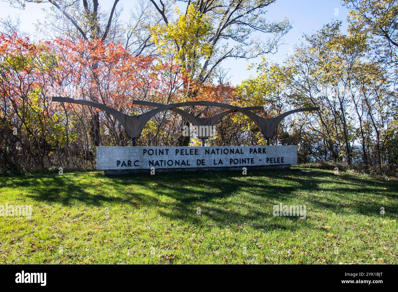Canadian national park sign hi-res stock photography and images - Alamy