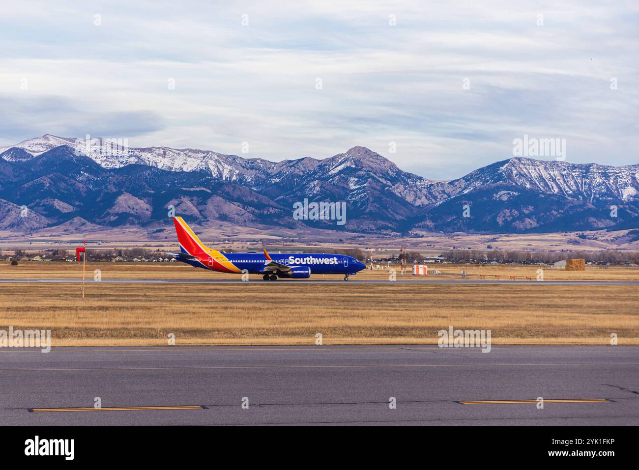 BOZEMAN, MT -NOVEMBER 12, 2024: View of an airplane from Southwest at ...